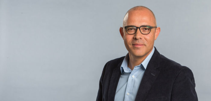 Professeur Alon Chen